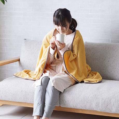 メーカー直送のため代引き・同梱はご利用になれません。同時に他の商品をご注文の場合は別途送料が発生いたしますので、あらかじめご承知おきください。サイズ（約）100×140cmカラーグレー/ピンク/イエロー組成表地=フランネル210g/m2 細...