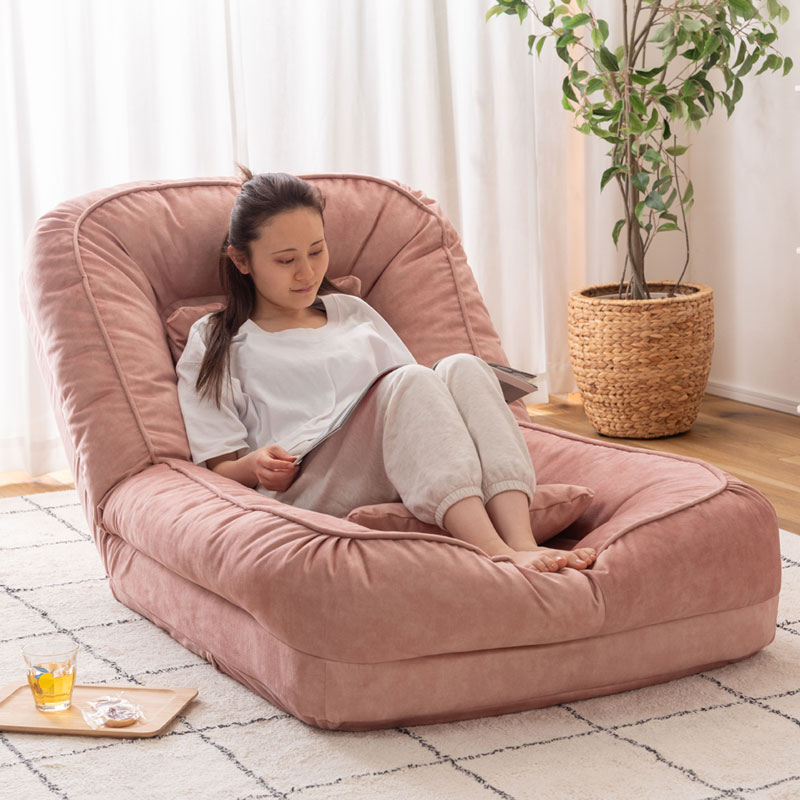 フロアチェアで・ソファで・ベッドで。多様な使い方で楽しめるソファベッドふんわりとしたクッションで包み込まれ、一度使ったら離れられないような気持ちよさ。耐摩耗性・防水加工でペットを飼っているご家庭でも安心してお使いいただけます。●包み込まれる...