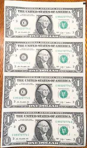 United States 2009 UNC 1 Dollar Uncut Sheet Philadelphia w/ Top Border Attached商品について出品者注記：参考画像を参照し、ご自身で評価・鑑定してください。流通/未...
