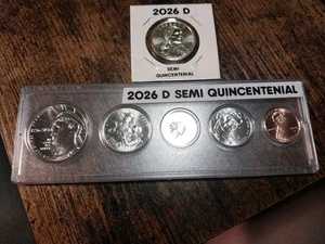 2026 D SET WITH DOLLAR COIN AND 2025 CENT SEMI-QUINCENTENIAL IN HOLDER/LABELS商品について流通品／未使用品　未使用品額面：1ドル材質：銅発行年：2026年色：BN（...