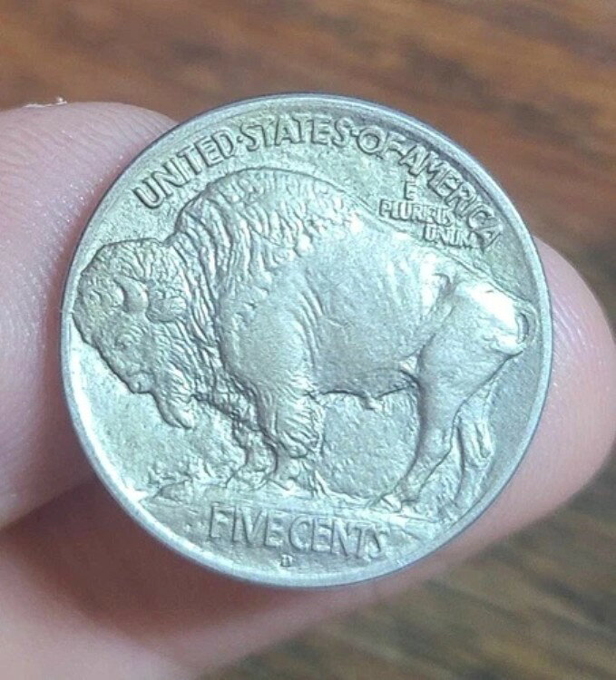 1913 D Type 1 Buffalo Nickel. UNC BU! Nice eye appeal!商品について額面 5セント流通/未流通 不明コイン バッファロー発行年 1913年造幣局所在地 デンバー製造国/地域 アメリカ合衆国...