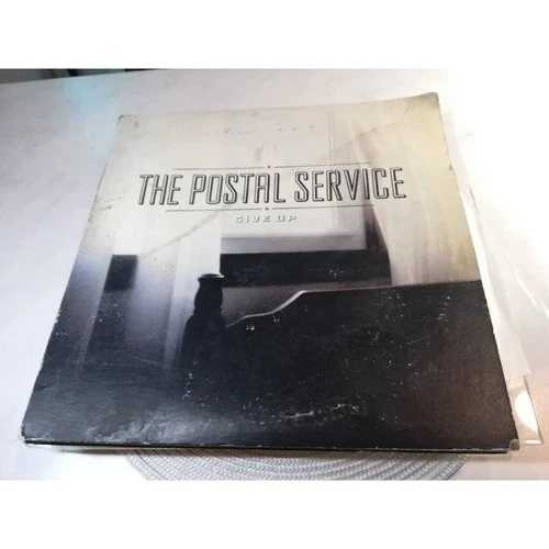 The Postal Service - Give Up商品について状態：中古品。詳細は出品者の出品情報をご覧ください。状態についてタイプ：ボックスセット特徴：未開封レコードの状態：新品 (M)言語：英語インレイの状態：使用感あり (W)ス...