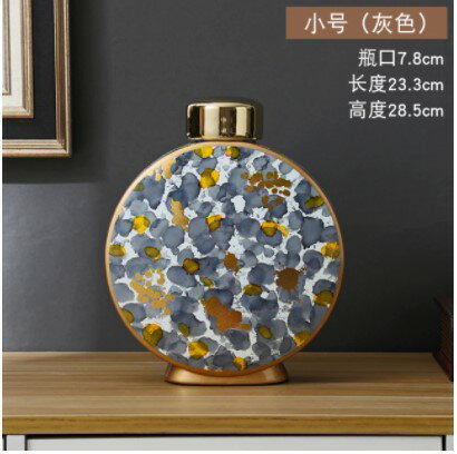 輸入雑貨一覧コチラ花瓶 おしゃれ 陶器 北欧風 かびん フラワーベース ゴールド ホワイト 【商品詳細】 素材: 陶器と磁器 輸入雑貨を生活に取り入れてみませんか？ 海外ならではの楽しいデザインと面白い発想の品がそろっています♪ 海外品につ...