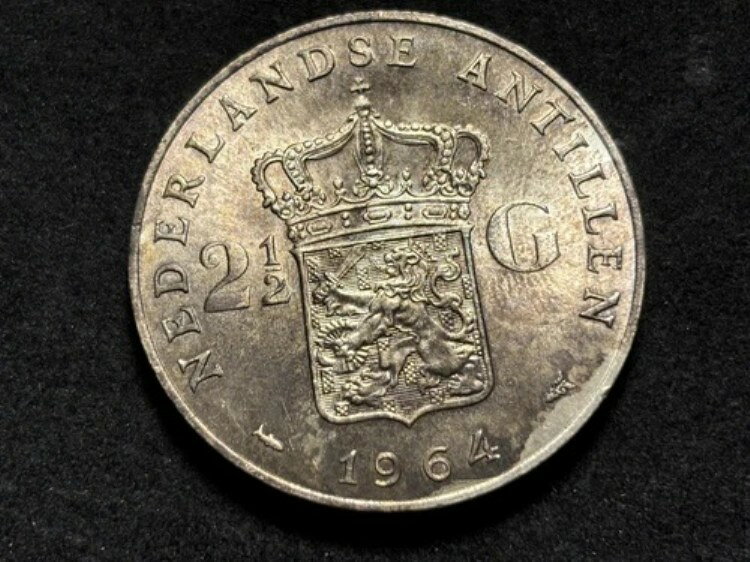 1964 Netherlands Antilles 2 1/2 Gulden UNC MS Silver Coin Toned Low Mint 165k商品について額面 2.5グルデン組成 銀製造年 1964年純度 0.72等級 未鑑定製...