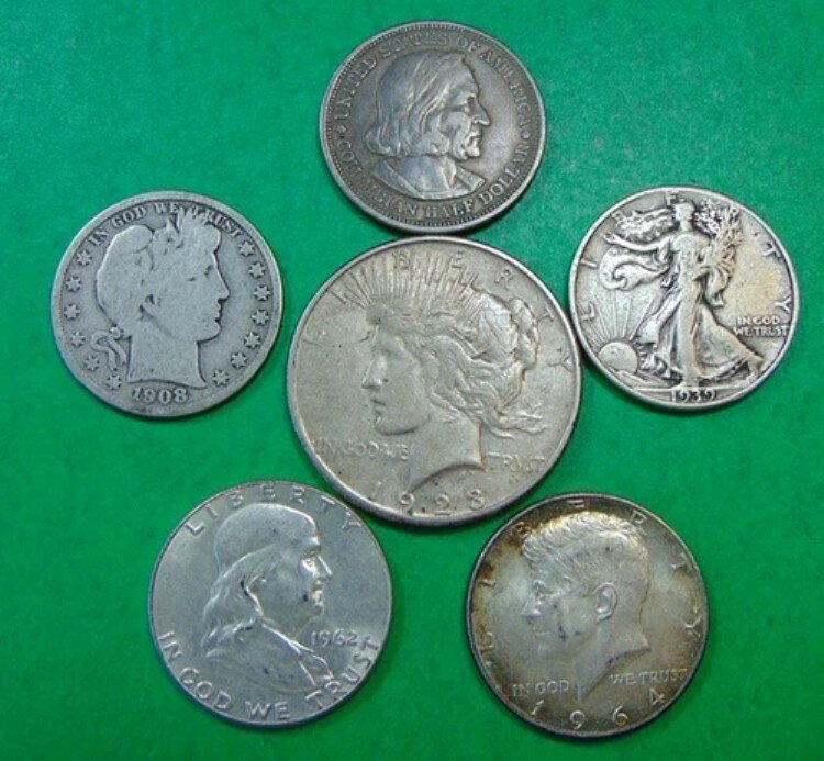 NICE ASSORTMENT OF SIX (6) VINTAGE SILVER COINS = SILVER DOLLAR + 5 HALVES商品について販売者コメント「ヴィンテージ銀貨、流通状態」ブランド：ブランドなしコイン：シルバ...
