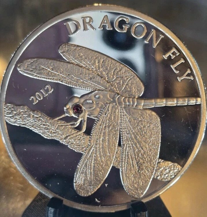 2012 Tokelau $5 Dragonfly Sterling Proof #/2500 With Swarovski Eye商品について組成：銀製造年：2012年純度：0.925刻印の種類：プルーフグレード：未鑑定製造国／地域：トケ...