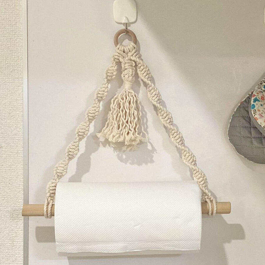 商品情報サイズ幅 33cm 縦34cm材質コットン・木の枝色ホワイト商品説明 ● 柔らかなオーガニックコットンで丁寧に一つひとつ編みあげたロールペーパーホルダーです。● キッチンや洗面所、お手洗いなどのスペースの狭い場所でも、ナチュラルでオ...