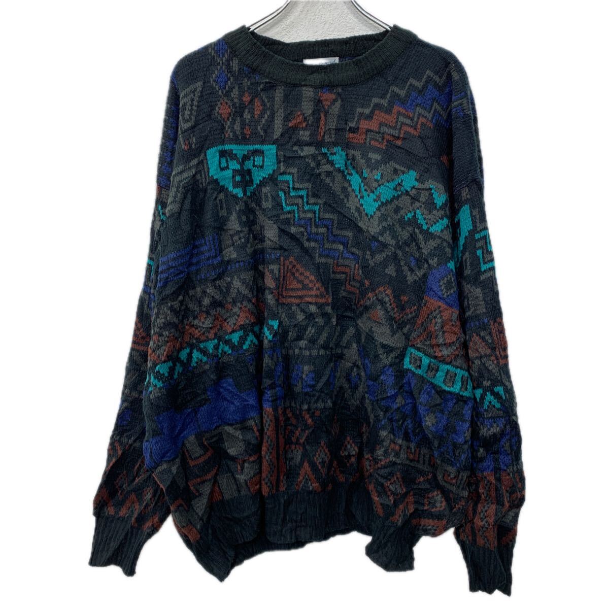 アメリカから輸入した古着になります。コンディションB〜C 襟付近に薄い汚れがあります。サイズ表記サイズ3X実寸サイズ（cm）身幅 73着丈 63肩幅 76袖丈 58-----------------------------------※コン...