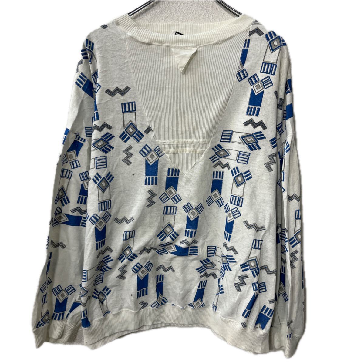 アメリカから輸入した古着になります。コンディションC前身頃に汚れがあります。Vガゼットに剥がれがあります。サイズ表記サイズサイズ表記が無い為、実寸をご参照下さいませ。実寸サイズ（cm）着丈 65肩幅 71身幅 73袖丈 50--------...