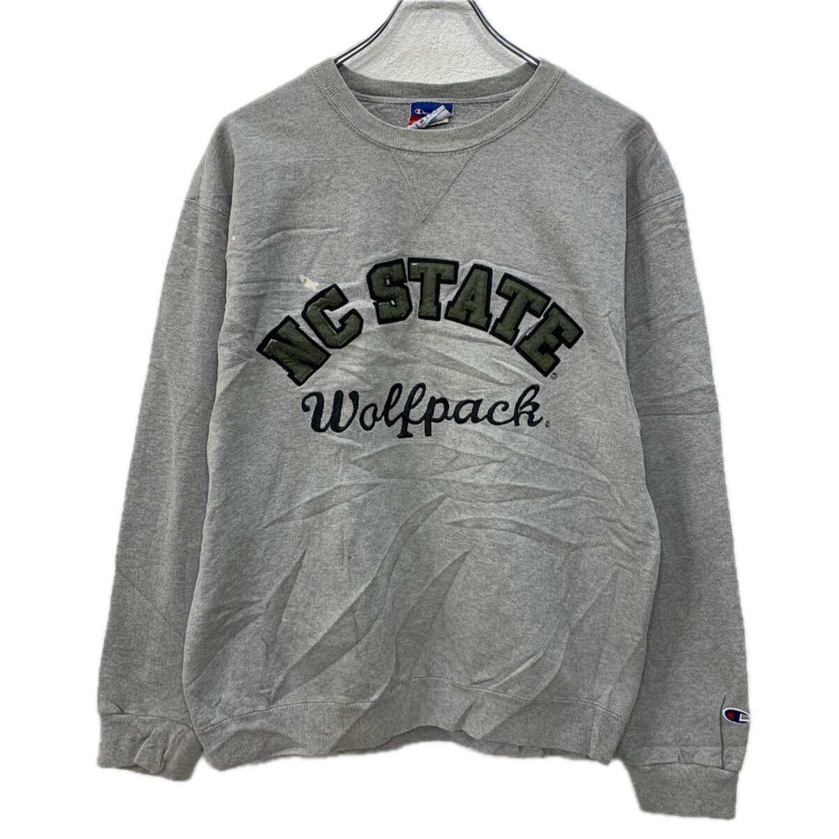 アメリカから輸入した古着になります。コンディションC前身頃、首元に、後身頃右袖に汚れがあります。サイズ表記サイズM実寸サイズ（cm）着丈 63肩幅 54身幅 55袖丈 60----------------------------------...