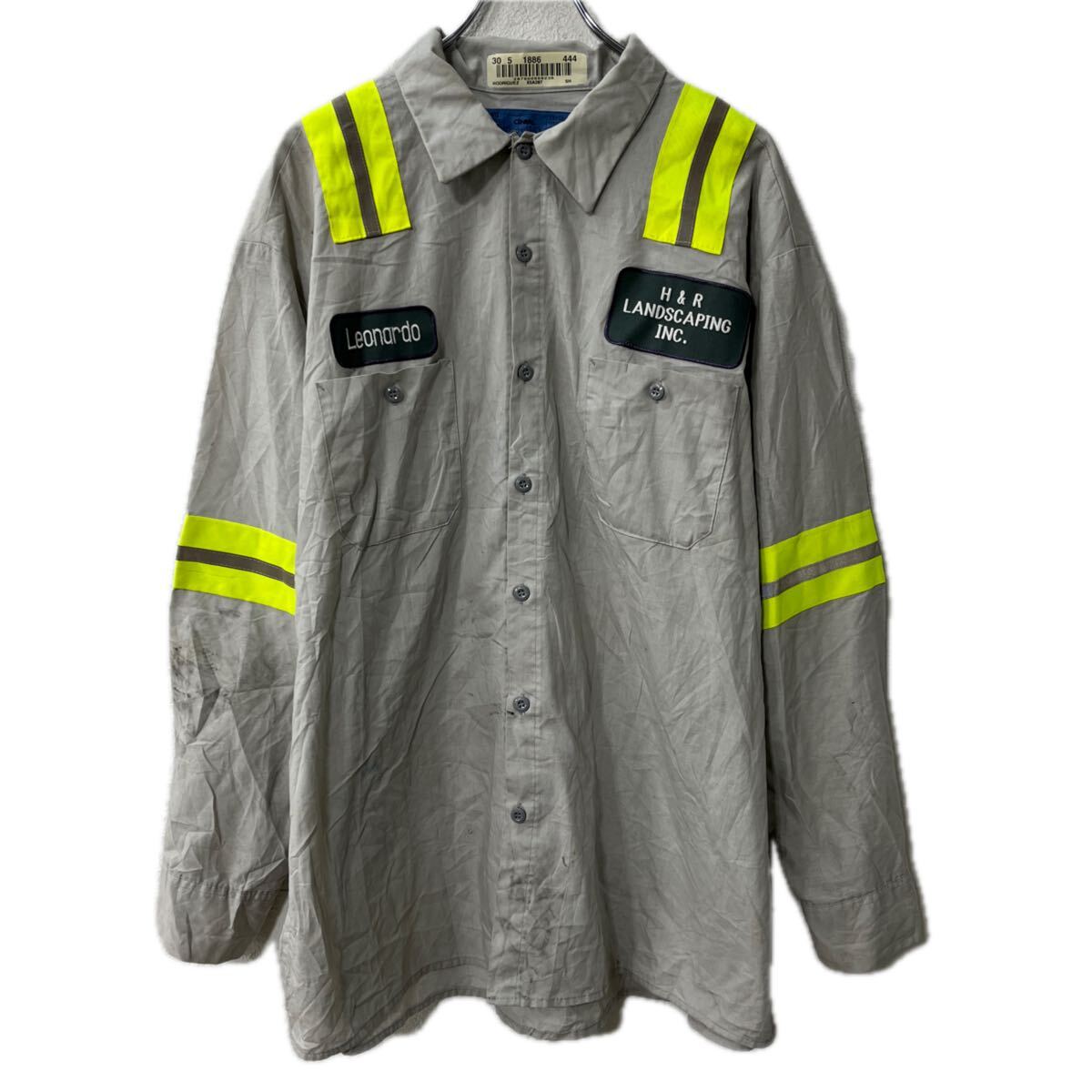 アメリカから輸入した古着になります。コンディションC 全体的に汚れがあります。サイズ表記サイズ2XL実寸サイズ（cm）着丈 79肩幅 57身幅 71袖丈 59-----------------------------------※コンディシ...