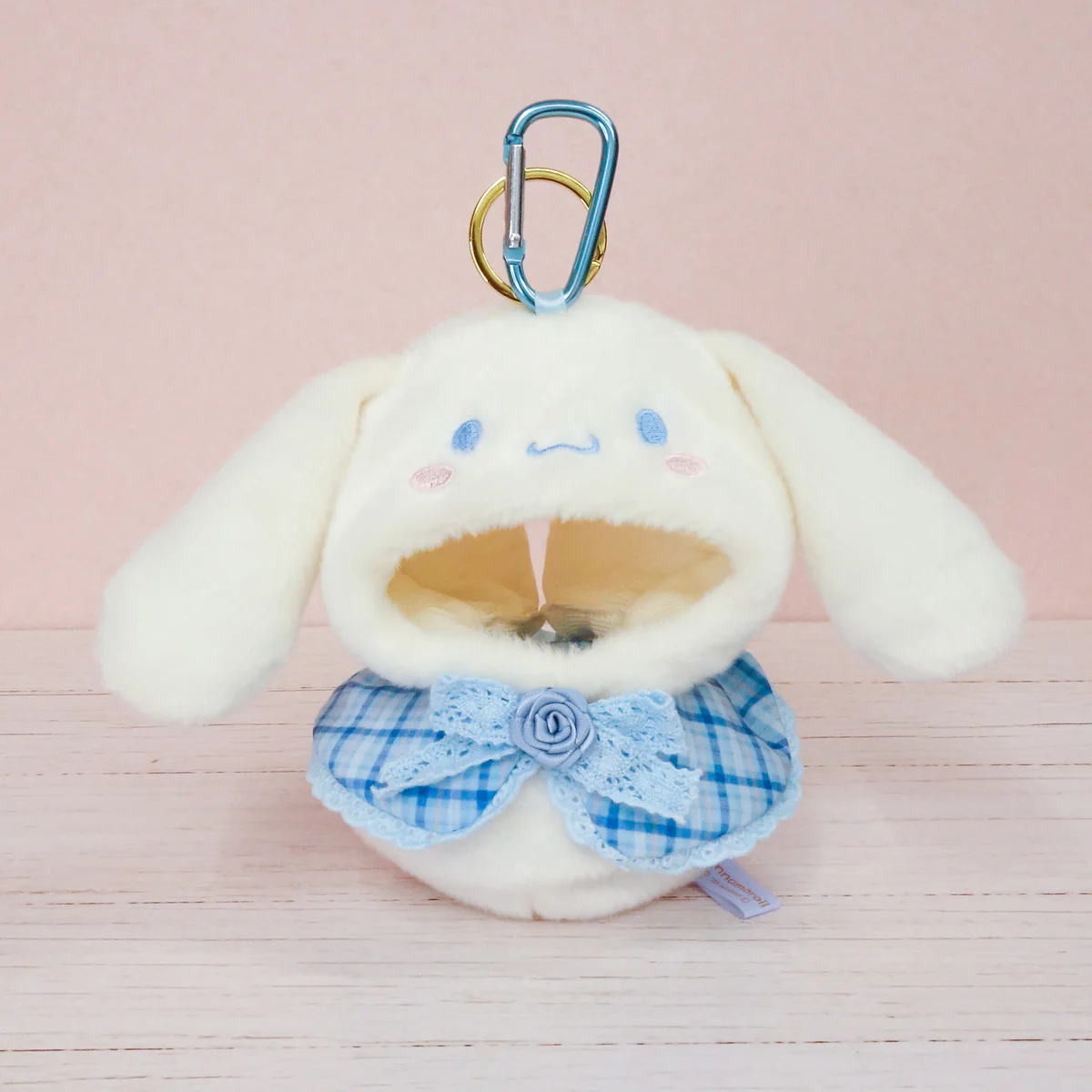 ■サイズ・仕様■ ◆サイズ：頭囲24cm位まで/ボディ高さ8cm位まで ぬいぐるみ全体高さ14cm位まで ◆セット内容：おでかけマスコット ■当商品について■ ＊在庫状況により入荷待ち ・欠品になる場合がございます。 予めご了承下さいますよ...