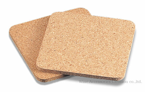四角のかたちをしたコルク製コースターの2枚セット。 ウイスキーやビール、ジュースなどのコップ（タンブラー）、ワイングラスにもお使い頂けるコルク素材を採用したコースターです。 コルクは水を吸収しないので、飲み物で汚れても拭くだけで奇麗に♪ お...