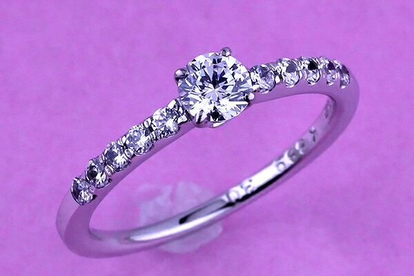 品名 SVシルバー キュービック　リング 　　　（ダイヤモンド0.3ct相当） コメント 華やかなでキュートなキュービックリング　 主石 キュービック 中石：約4.2mm（ダイヤモンド0.3ct相当） 材質 SILVER（シルバー925） ...