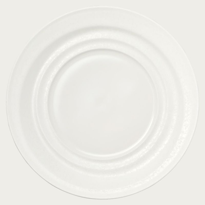 商品情報サイズ直径：約28.5cm、高さ：約2.6cm重量約756g材質ボーンチャイナ原産国スリランカこの商品は Noritake ノリタケ アラカルト 28.5cmプレート 4枚セット 50974A/10-672L 10-672L/509...