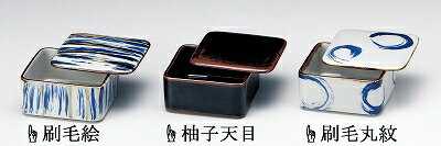 商品情報 サイズ 11×11×5.5cm　380ccこの商品は 三陶 萬古焼 グルメッチン 角鉢（フタ付） 刷毛絵 10663 刷毛丸紋 10508 柚子天目 10507 小鉢 ポイント レンジであたため調理ができる便利な器 ショップからの...