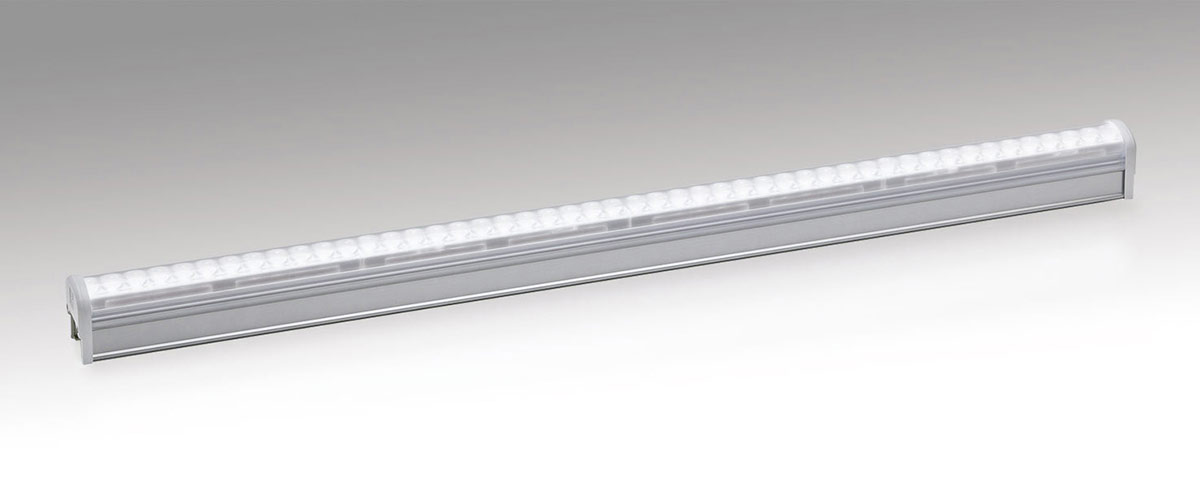 メーカー： MORIYAMA/森山産業 シリーズ名：パワーLEDs100防水 本体：アルミ合金（シルバー） カバー：ポリカーボネート 付属品：ねじ（2本） 光束維持時間：40000時間（光束維持率70％） 位相制御式　（調光範囲　5〜100...