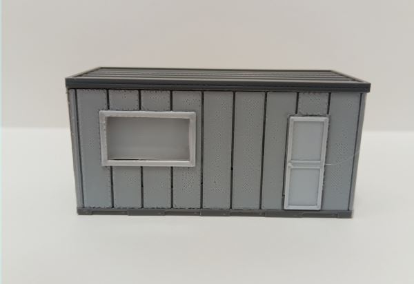 1/80サイズのプレハブが登場！ 彩色済みの為、そのまま使用可能。 工場や建設現場、倉庫などのジオラマ再現に最適です。 様々なシーンをリアルに再現し、制作の幅を広げます。