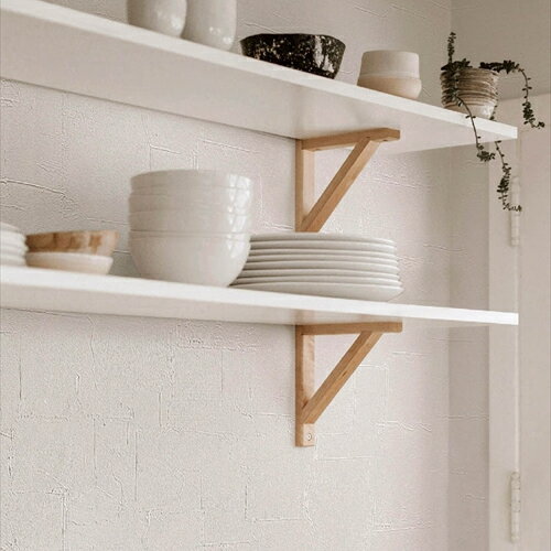 ※この壁紙は10M巻での販売となっておりますが、メーター数の変更は可能となっております。必要数によって金額の変更を行いますので、ご購入時に備考欄へご記入くださいませ。リピート縦60cm 横92.5cm有効幅92.5cm機能防かびシックハウス...