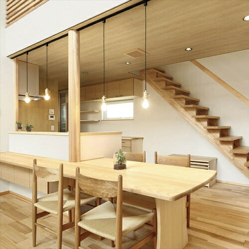 ※この壁紙は10M巻での販売となっておりますが、メーター数の変更は可能となっております。必要数によって金額の変更を行いますので、ご購入時に備考欄へご記入くださいませ。リピート縦124cm 横92cm有効幅92cm機能防かびシックハウス対策F...