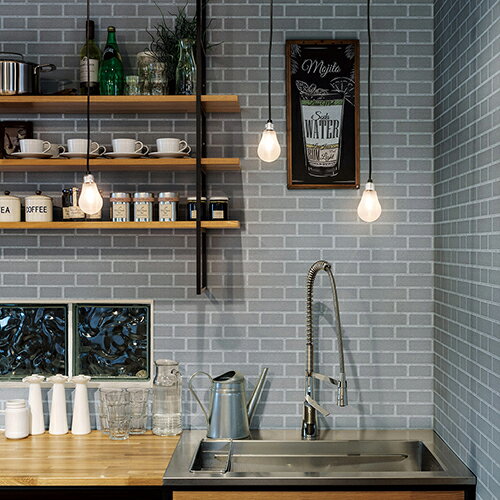 ※この壁紙は10M巻での販売となっておりますが、メーター数の変更は可能となっております。必要数によって金額の変更を行いますので、ご購入時に備考欄へご記入くださいませ。リピート縦16cm 横46cm有効幅92cm機能防カビシックハウス対策F☆...