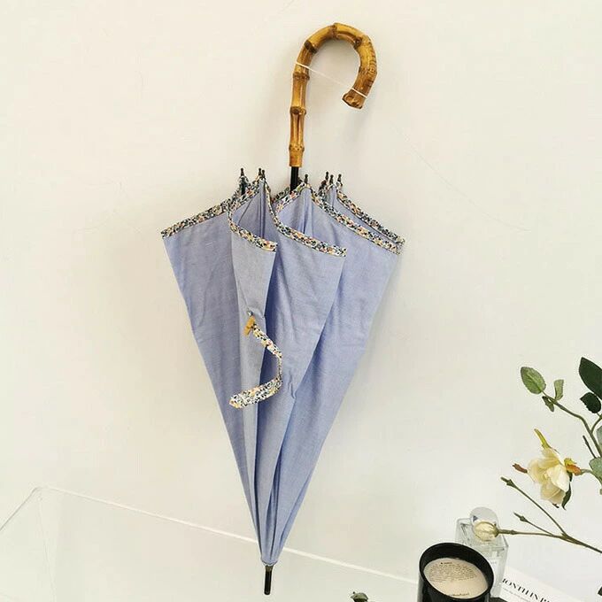 商品説明：カラー：グー　ライブルーサイズ/重量：ページをご確認をお願いいたします。■傘生地の組成： ポリエステル、綿■親骨：グラスファイバー■ハドル：竹■中棒：スチール■関連キーワード：折畳み傘 傘 日傘 折たたみ傘 日傘 uvカッ 100...