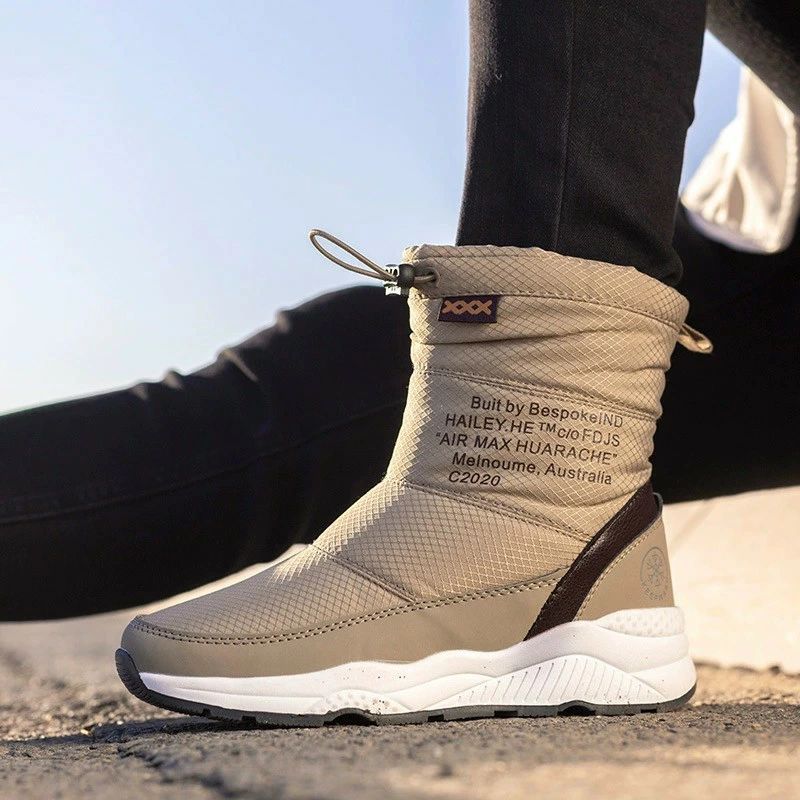 この商品について 【暖かい裏地】スノーブーツレディースの裏地には高密度なファー生地を使用し、足を優しく包み、高い保温性を実現します。ハイカットデザインで足をもっと全面的に寒さから守れます。厳冬になってもお客様の両足を寒気から守ります。 【滑...