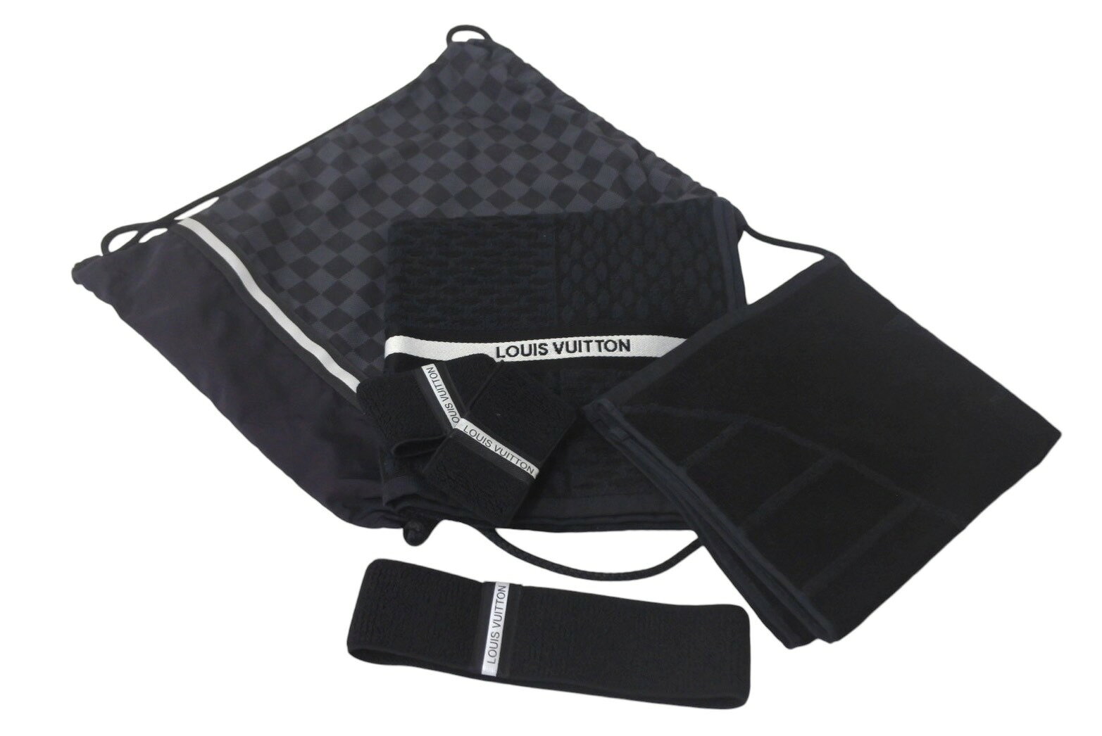 商品詳細 【商品名】 極美品 Louis Vuitton ルイヴィトン ダミエグラフィット ジムセット ブラック M72514 付属品完品 中古 4c068288 【ブランド】 LOUIS VUITTON/ルイ・ヴィトン【アイテム】 その他...