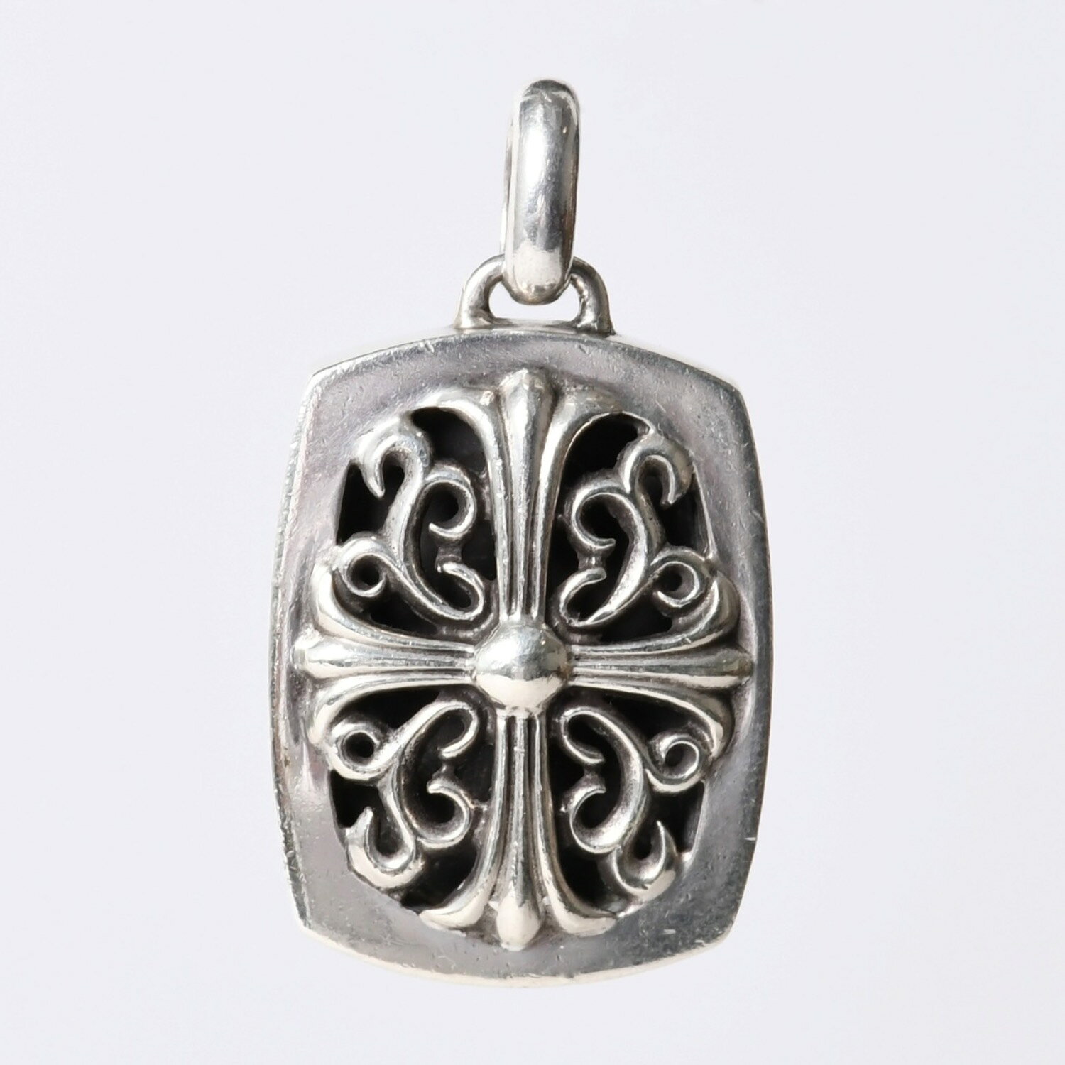 商品詳細 【商品名】 極美品 CHROME HEARTS クロムハーツ KEEPER PENDANT キーパーペンダント チャーム 重量約30.6g 2006/.925刻印 シルバー925 中古 4a001399 【ブランド】 CHROME...