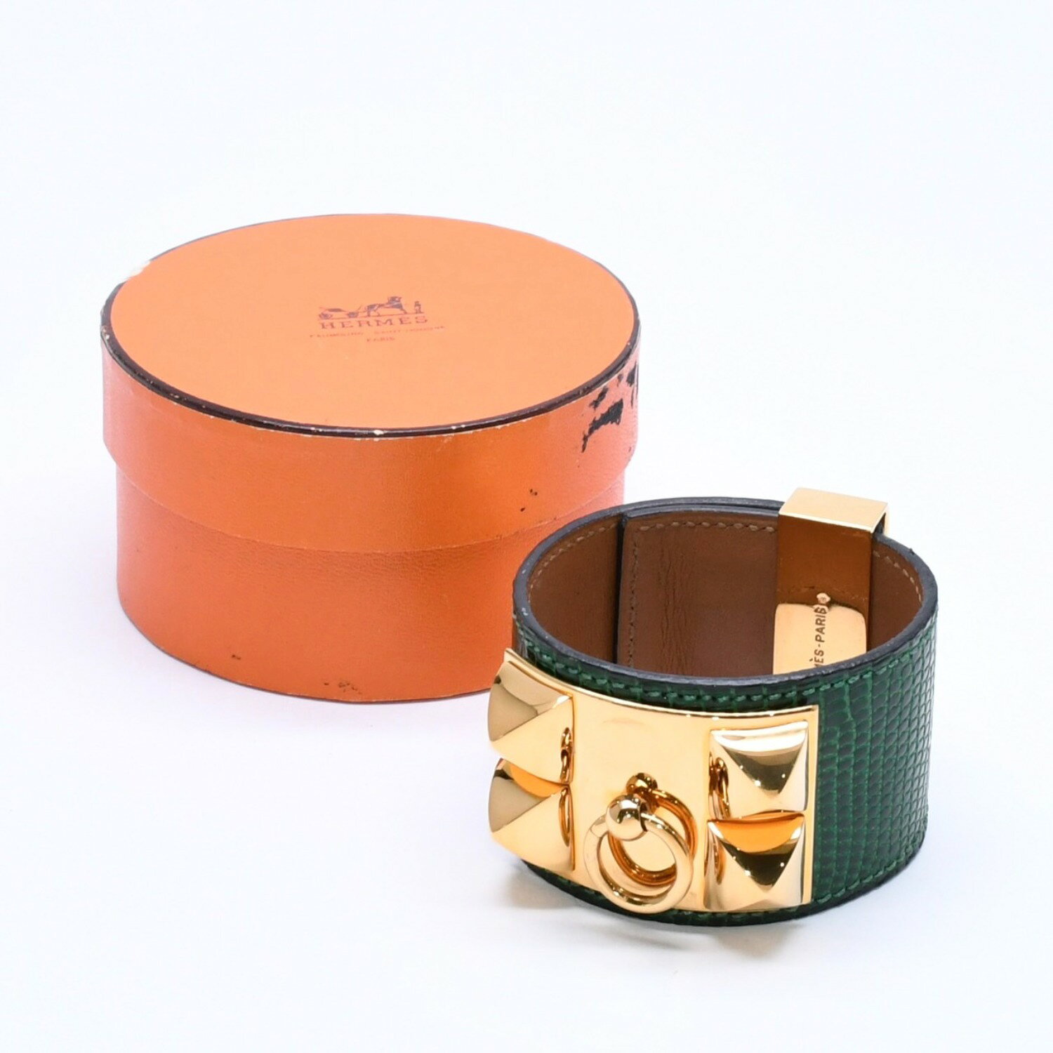 商品詳細 【商品名】 極美品 HERMES エルメス リザードレザー コリエドシアンバングル バングル S刻印 グリーン ゴールド金具 中古 4a005091 【アイテム】 バングル【カラー】 グリーン ゴールド【素材】 メタル/ボックスカ...