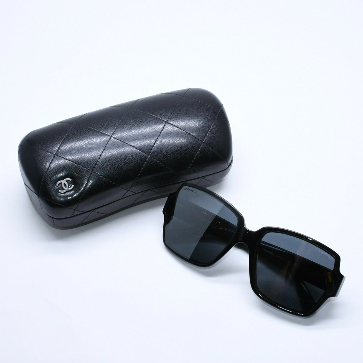 商品詳細 【商品名】 CHANEL シャネル スクエア シェイプ サングラス 5385-A c.501/6G サイズ61□17 140 ミラーレンズ ブラック ココマーク アイウェア 美品 中古 4a005347 【ブランド】 CHANEL...