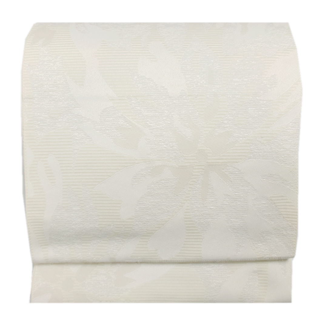 洗える着物＆小紋・紬等のカジュアル着物に。 オシャレな色柄で艶やかコーデ出来上がり。 着物姿がより上品＆オシャレに。 お持ちのお着物に合わせて更にワンランクUP。 どんなお着物にも合わせ易く、年代幅も広くお使い頂ける色柄です。 軽くてやわら...