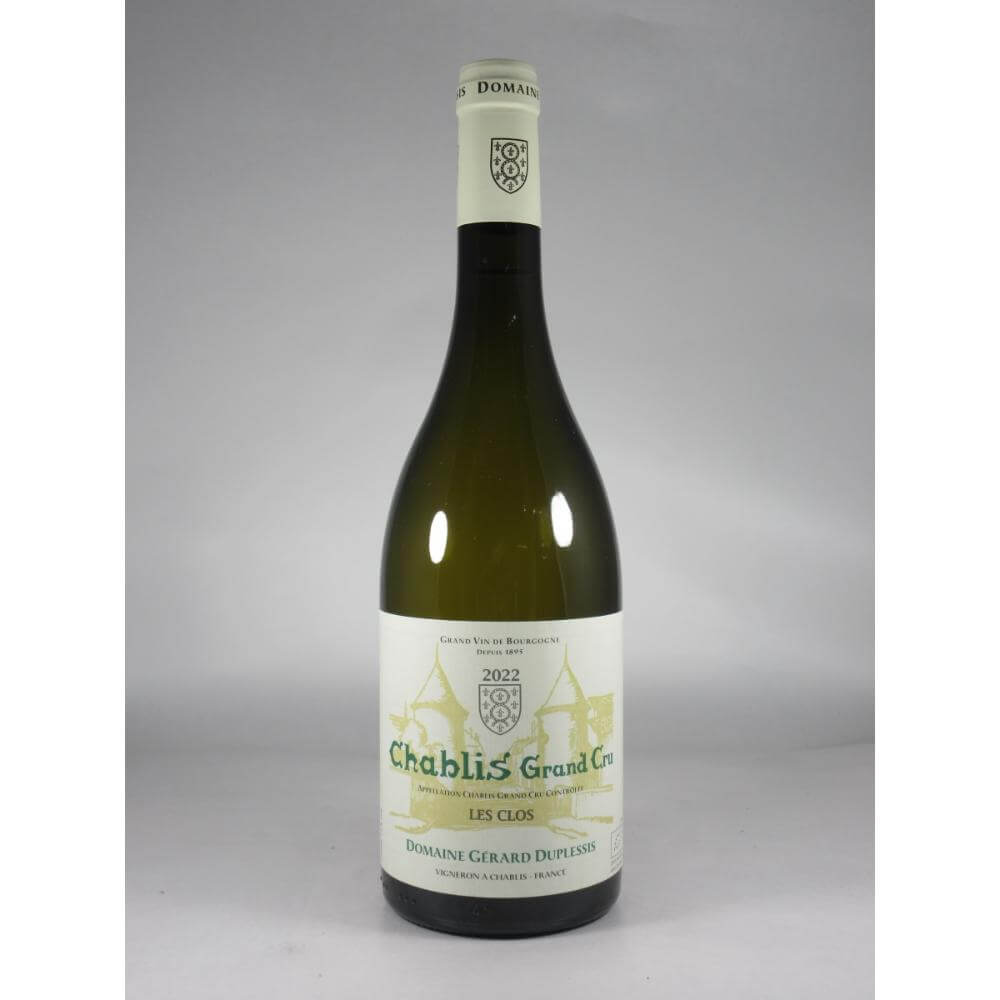 南を向いたグラン・クリュの丘の斜面中腹に区画をもつ。典型的なキメリジアンの粘土石灰質土壌と理想的な日照条件が完成されたシャブリを生み出す。西洋サンザシのフローラルさ、グレープフルーツの果実香、そしてスモーキーさを伴うミネラル。鋼のようにがっ...