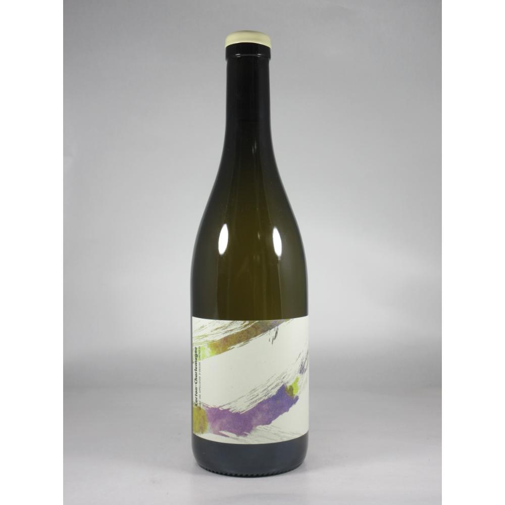 【栗山さん2023VTコメント】50ヘクタールあるコルトン・シャルルマーニュの中でも、ペルナン・ヴェルジュレスを見下ろす最西の斜面の中腹に位置。ビオディナミ農法で栽培され、馬で耕作され、友人のワイン生産者によって細心の注意を払って管理されて...