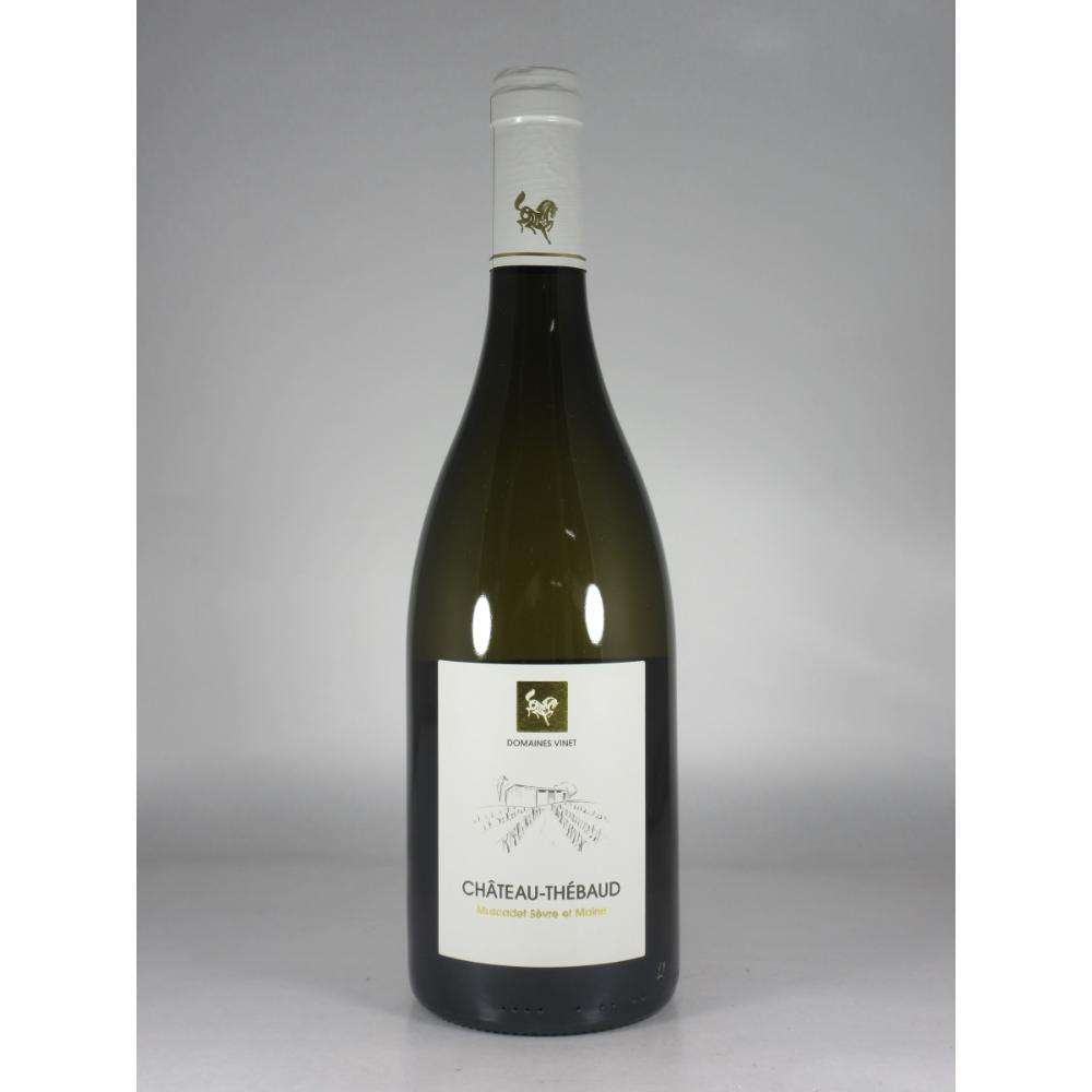 このワインは、歴史的なミュスカデ・セーヴル・エ・メーヌのアペラシオンのシャトー・テボーのコミューンに位置するドメーヌ・サン・マルタンの中の選りすぐりの単一区画から造られる。低収量と穏やかな醸造プロセスとにより24ヶ月間タンクで澱とともに熟成...