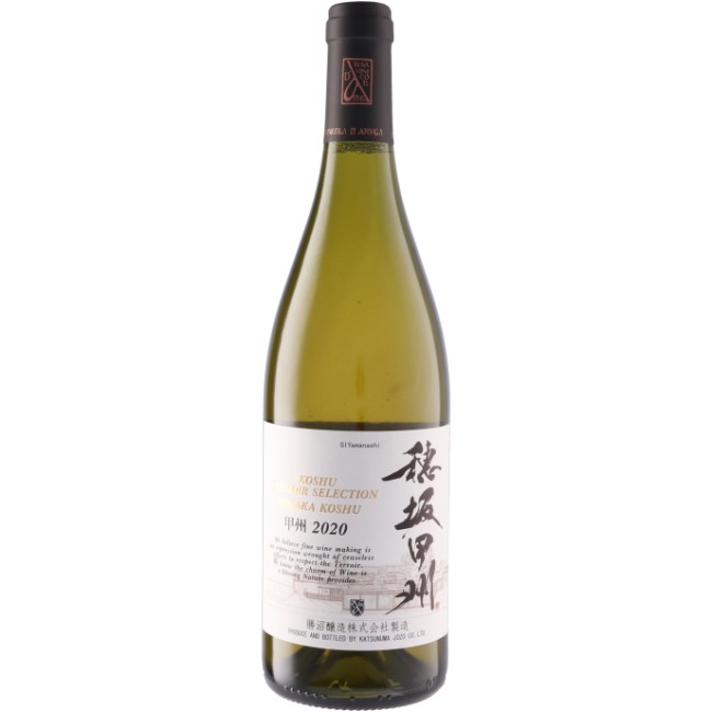 洋ナシやレモンの果実、白胡椒やナツメグ等スパイスのアロマ。口当たりはふくよかで、白桃などの果実味と微かな苦味を感じる厚みある甲州。エレガントながら複雑さのある味わいです。土壌：粘土質、黒ボク土オーク樽 オーク樽 9カ月（仏産、228L、新樽...