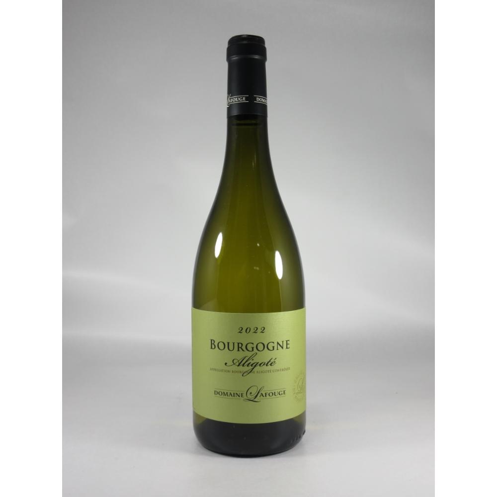 青リンゴ、レモン、ほのかに蜂花粉が混じるフローラルなトップノート。口に含むと豊かでたっぷりとし、爽やかでほのかに果実の芯、上品な余韻が残る。慣習として、キュヴェの3分の1が樽発酵なのでワインに丸みをもたらし、アリゴテの典型的な鋭さとはやや異...