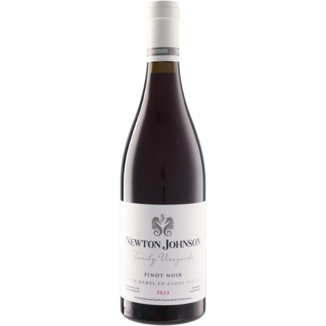 クランベリーやラズベリー、スミレが香る芳醇なピノ。鮮やかで奥行きのある果実味を持ち、余韻にはシナモンやフェンネルなどのスパイスも現れる、バランス感に優れた美しい味わいです。土壌：花崗岩質土が鉄分を豊富に含む粘土質土壌の上に広がる6−7日間の...