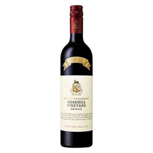 ラスベリー、クランベリーの力強い赤い果実のアロマに、スミレとプラム、桑の実、スパイスが香る。凝縮した果実味がほのかな樽の風味を伴ってまろやかに広がり、清らかな酸がエレガントで長い余韻に導く。設立者のモーリス オーシェアが1945年に購入した...