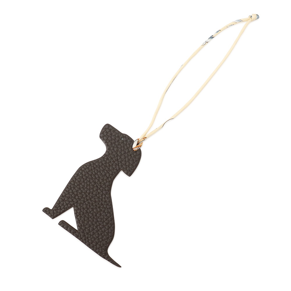 エルメス バッグチャーム プティアッシュ ラブラドール ショコラ/ブルーアトール トゴ/シェブルミゾル HERMES チャーム 取扱店舗 倉庫在庫 店舗一覧 店舗一覧はこちら＞ 商品番号11369936 ランク未使用 ブランドエルメス 状態...