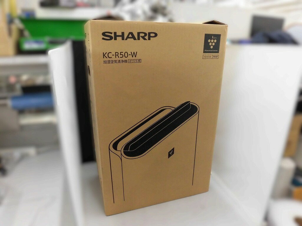 【ご注意】商品は店頭・他ネットショップでも販売しておりますので、ご注文をいただいても売り切れの場合がございます。ご了承ください。ブランド名シャープ SHARP商品名加湿空気清浄機 KC-R50-Wカラー・柄ホワイト 商品説明最大適用床面積(...
