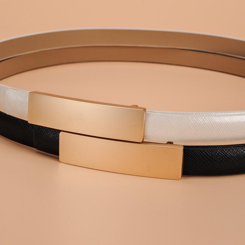 ・カテゴリ: ベルト・性別: レディース・対象年齢: 大人・素材: 本革・素材詳細: 二層牛革・デザイン: 無地・カラー展開: ブラック、ホワイト、シルバー、ライトゴールド・幅: 細身（2cm未満）・ベルトタイプ: シングル・長さ: 80-...