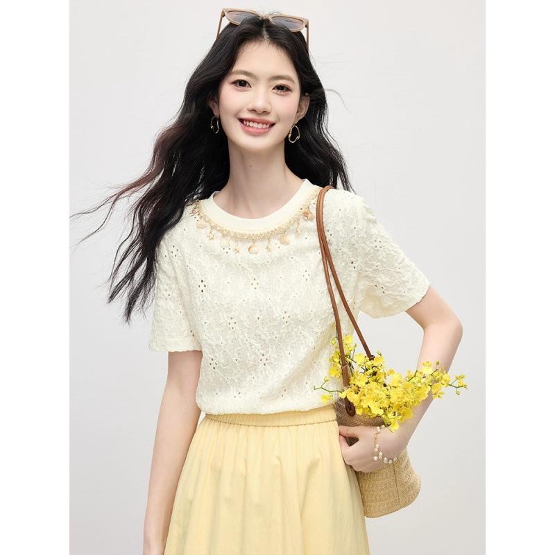 ・カテゴリ: Tシャツ・スタイル: きれいめ通勤・主な素材: ポリエステル30〜50%・ネックライン: クルーネック・袖丈: 半袖・加工: 刺繡・シルエット: ストレート・着丈: 50〜65cm・袖タイプ: レギュラー・カラー展開: アプリ...