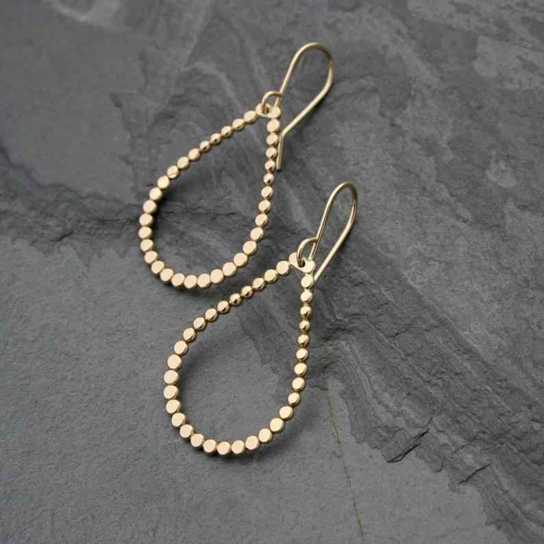 ・カテゴリ: 耳飾り・主な素材: 合金・スタイル: シンプル、ファッション通勤・形状: 幾何学・カラー展開: ゴールド