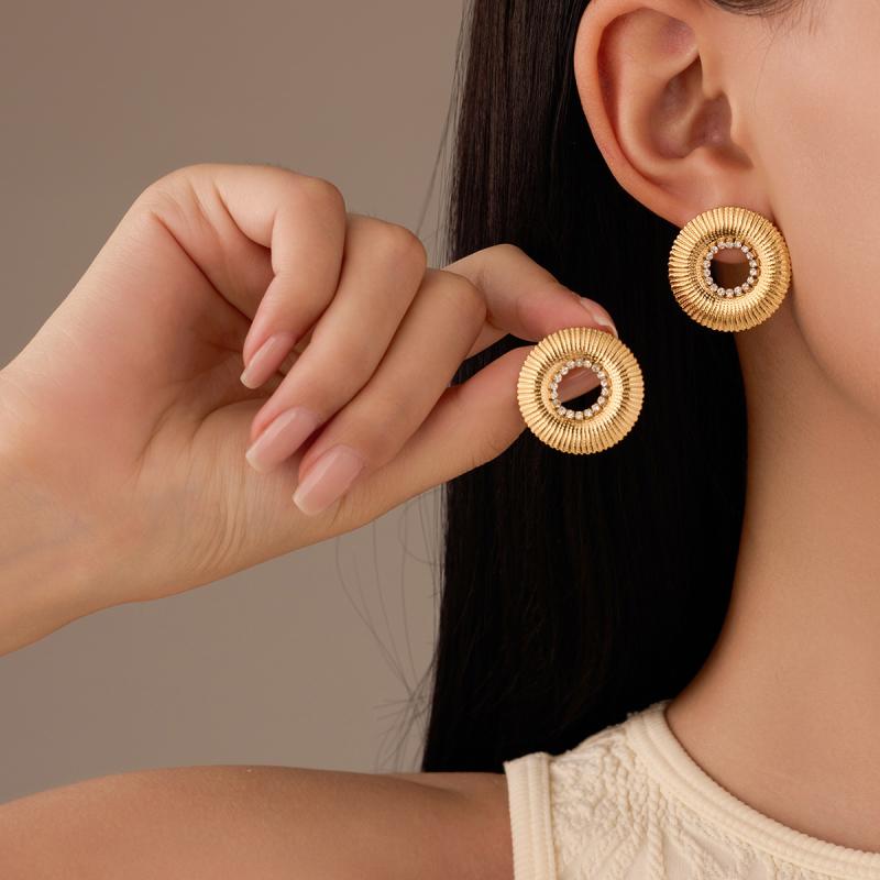 ・カテゴリ: ピアス・イヤリング・主な素材: ステンレス・純度: 18K・加工: メッキ加工・スタイル: シンプル・スタイルカテゴリ: ファッション通勤・モチーフ: 円形・対象: レディース