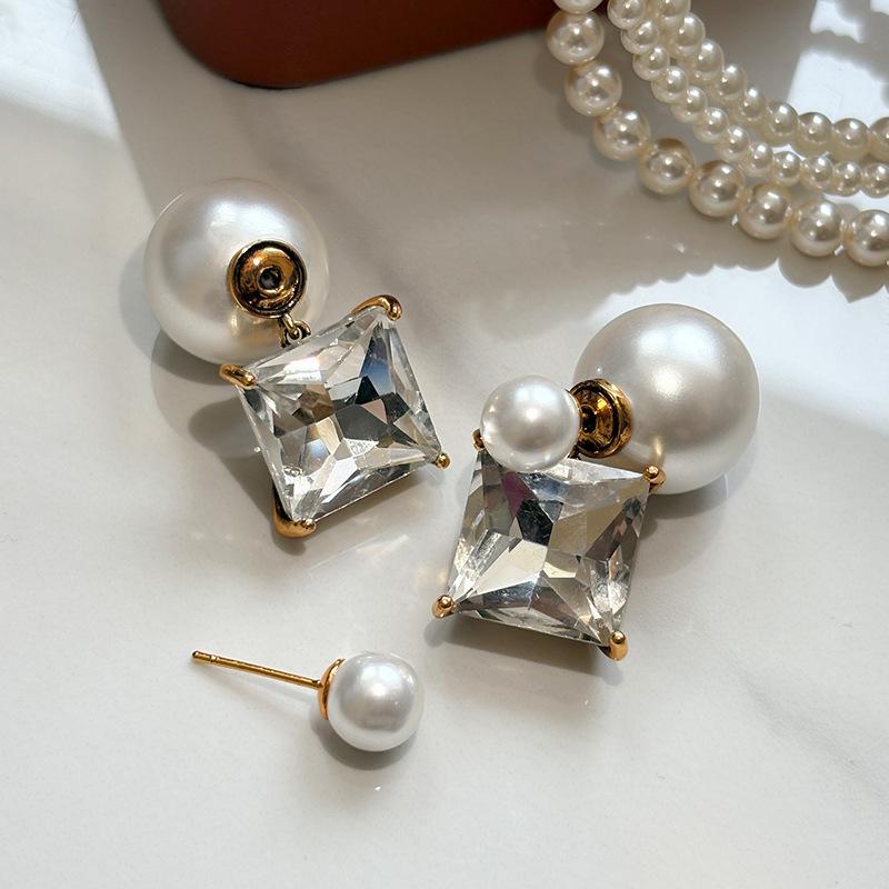 ・主な素材: 銅・形状: 幾何学・加工技術: 本金メッキ・カラー: ゴールド・人気要素: パール・スタイル: フレンチレトロ・スタイル分類: 文芸レトロ・カテゴリ: ピアス・イヤリング・対象: レディース・人気要素分類: 自然