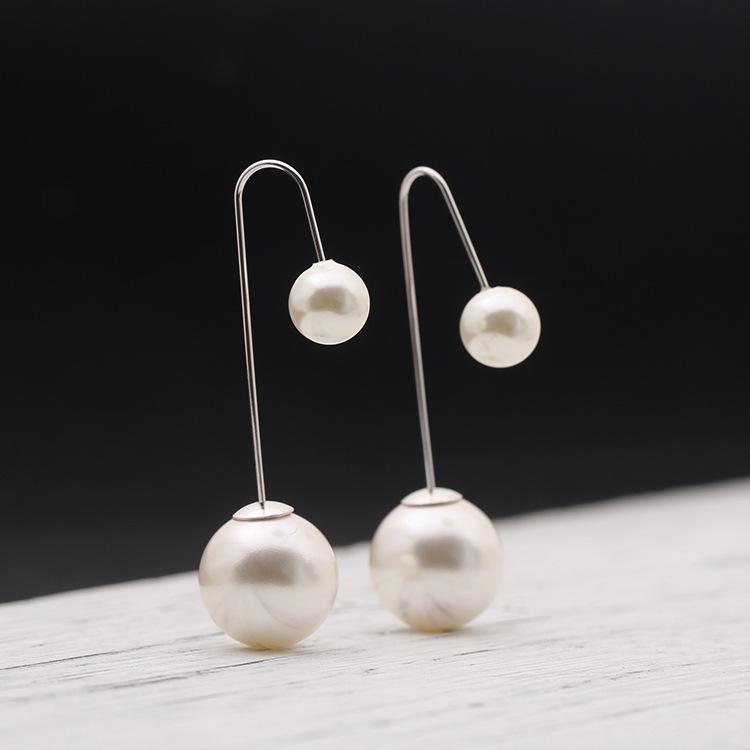 ・素材: 合金・形状: 幾何学模様・加工: 電鍍加工・カラー展開: シルバー、ゴールド・カテゴリ: 耳飾り