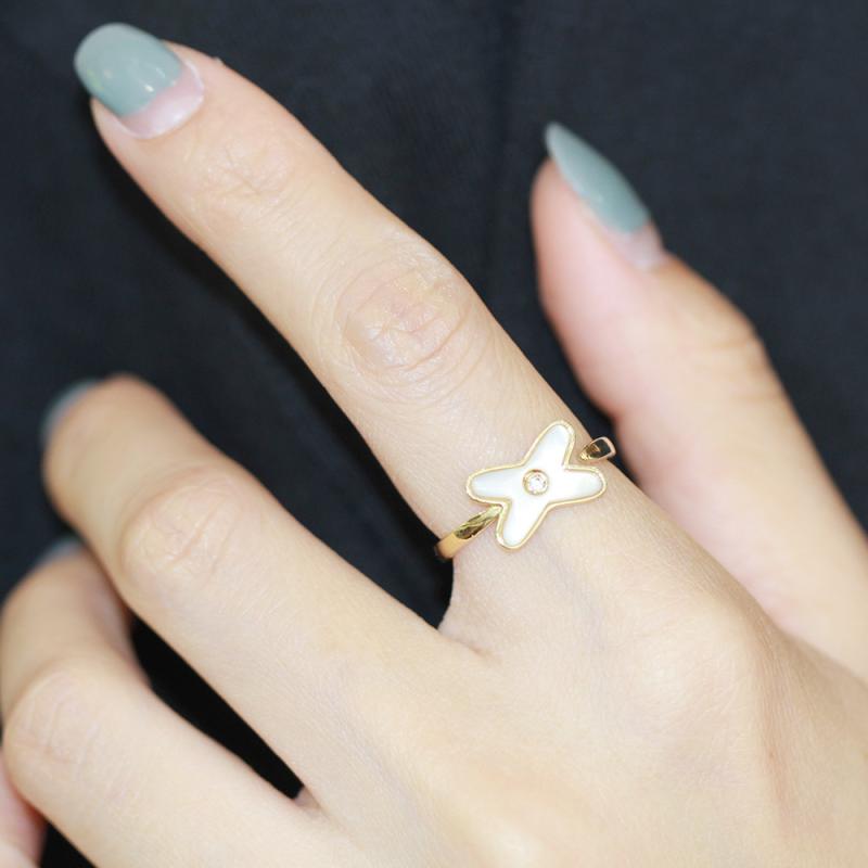 ・カテゴリ: 指輪・素材: マザーオブパール・対象: レディース・カラー: 金・サイズ: 開口調整可能・スタイル: シンプル