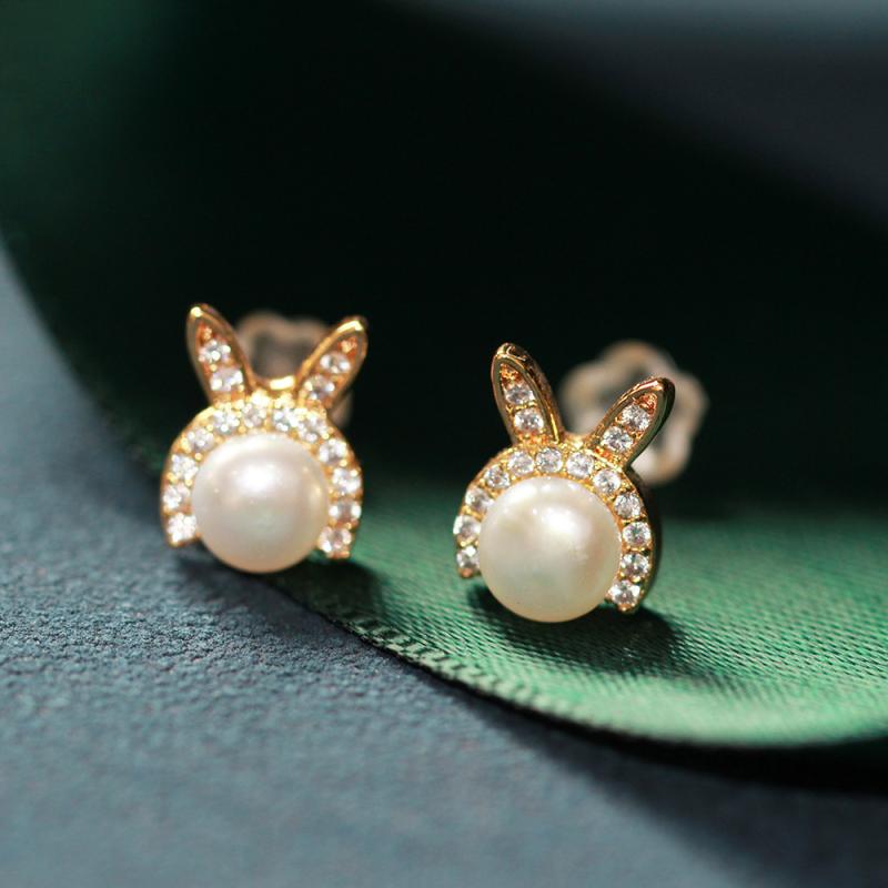 ・カテゴリ: イヤリング・ピアス・カラー展開: ゴールド×ピンク、ゴールド×ホワイト