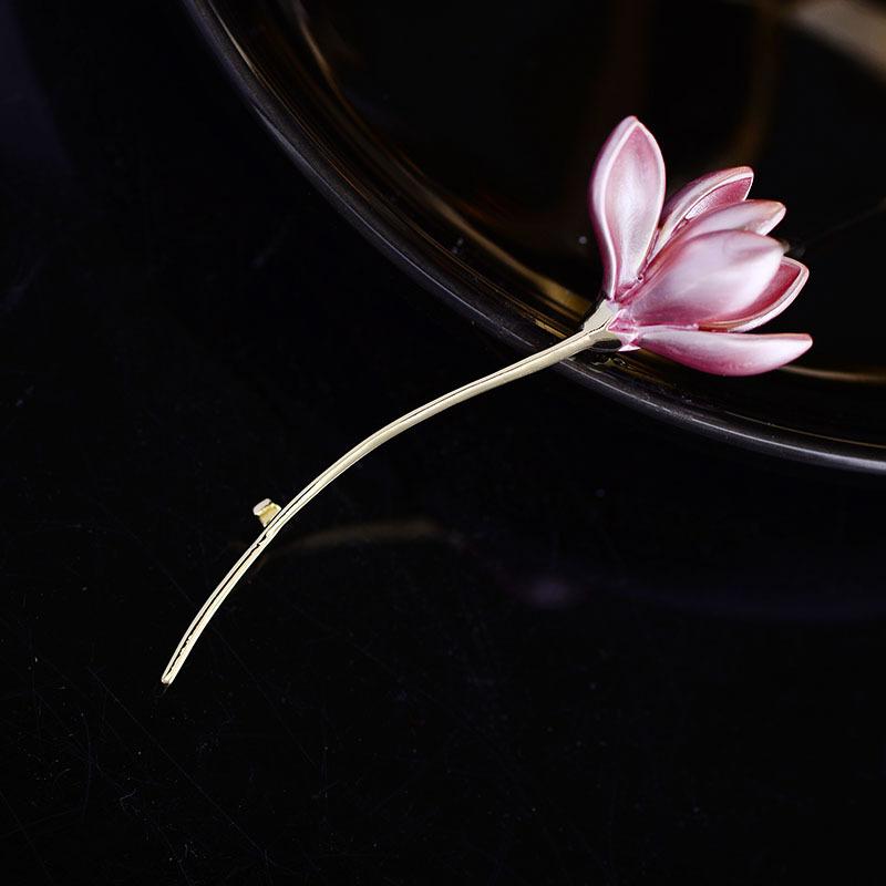 ・カテゴリ: ブローチ・対象: レディース・スタイル: 個性的・素材: 銅・デザイン: 花・モチーフ: 蓮・加工技術: 電鍍・カラー: ピンク・用途: 装飾